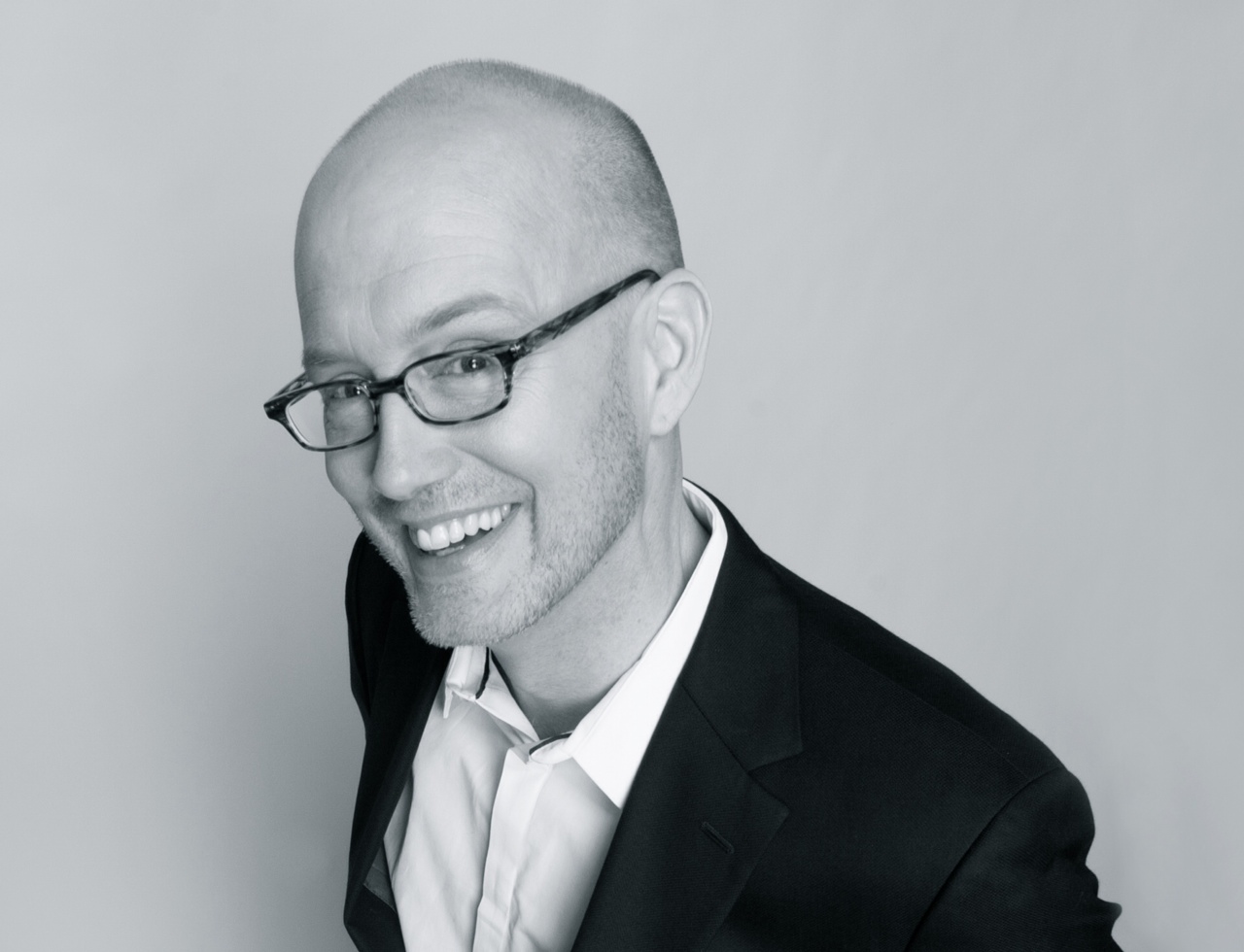 Interview with Author Carter Roy | Always in the Middle…